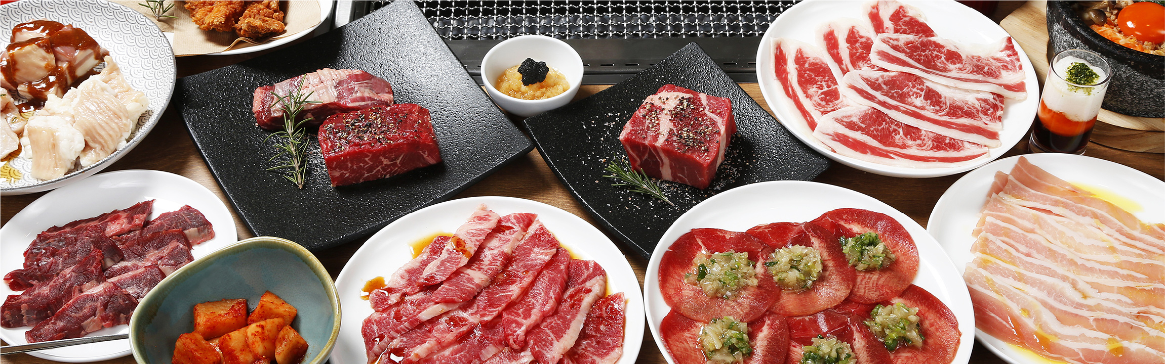 プレミアムカルビ - PREMIUM KARUBI｜極上の焼肉食べ放題＆デザートビュッフェ